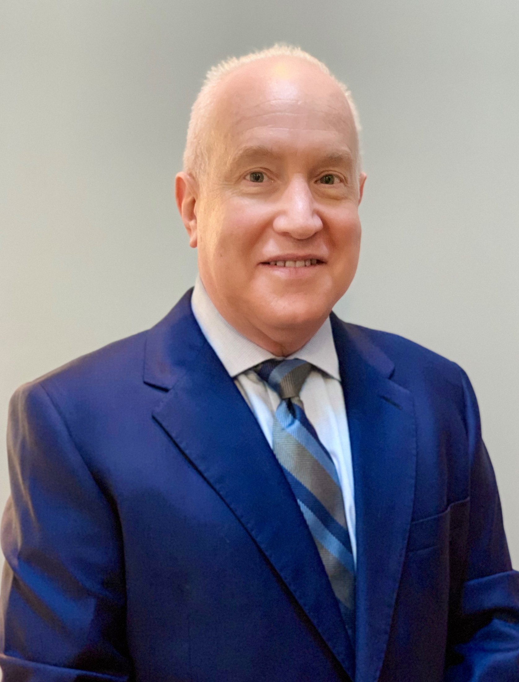 Meet the Doctor Oral Surgeon Bronx NY, Lawrence S. Holtzman, DMD